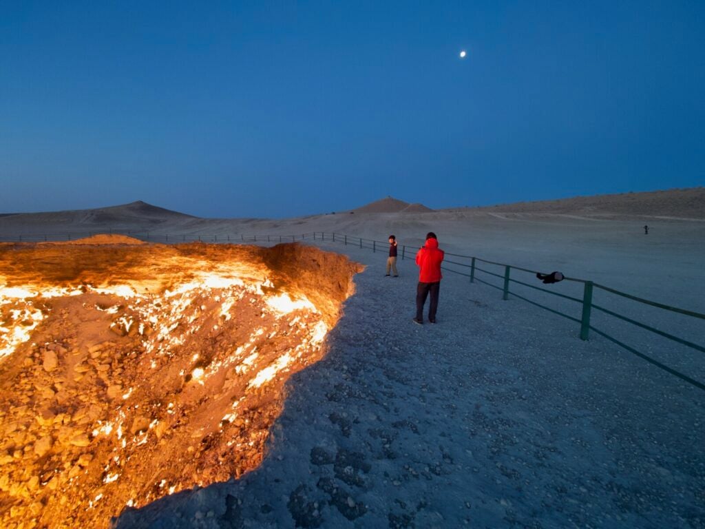 The gates of hell in Turkmenistan: The hottest camping spot has re ...